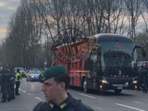 San Siro, la magia di un pubblico che non si ferma mai: il record del Milan